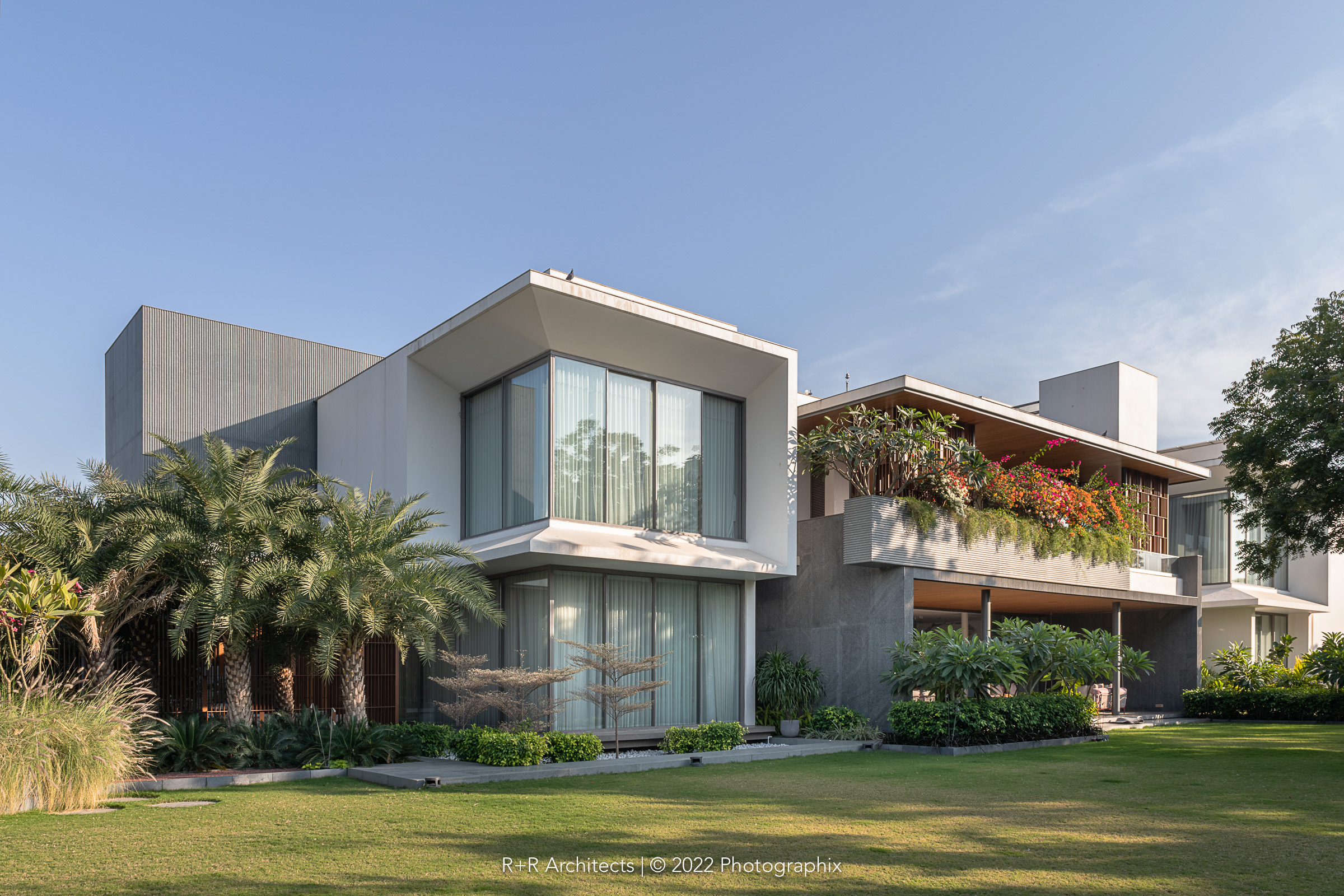 High end interior design | Best furniture & décor | R+R Architects
